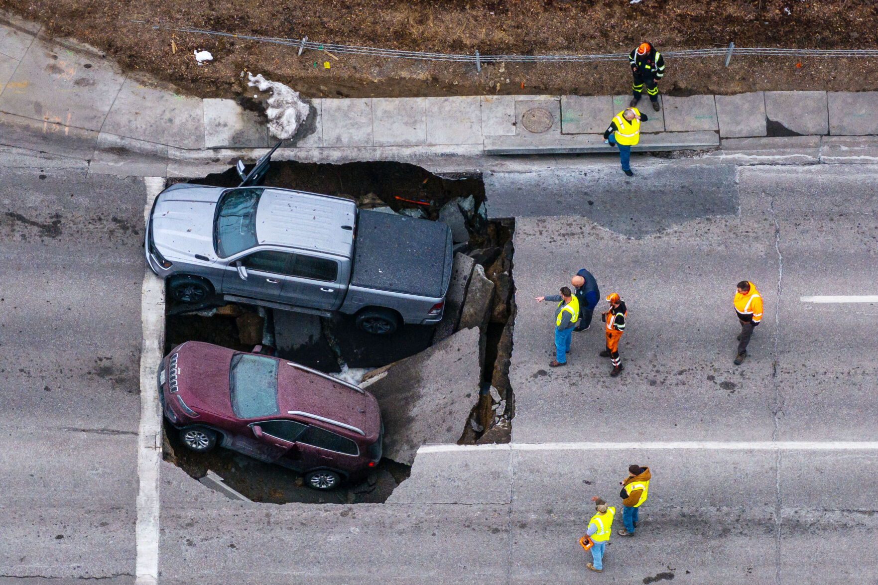 Omaha sinkhole cause disputed among city, MUD