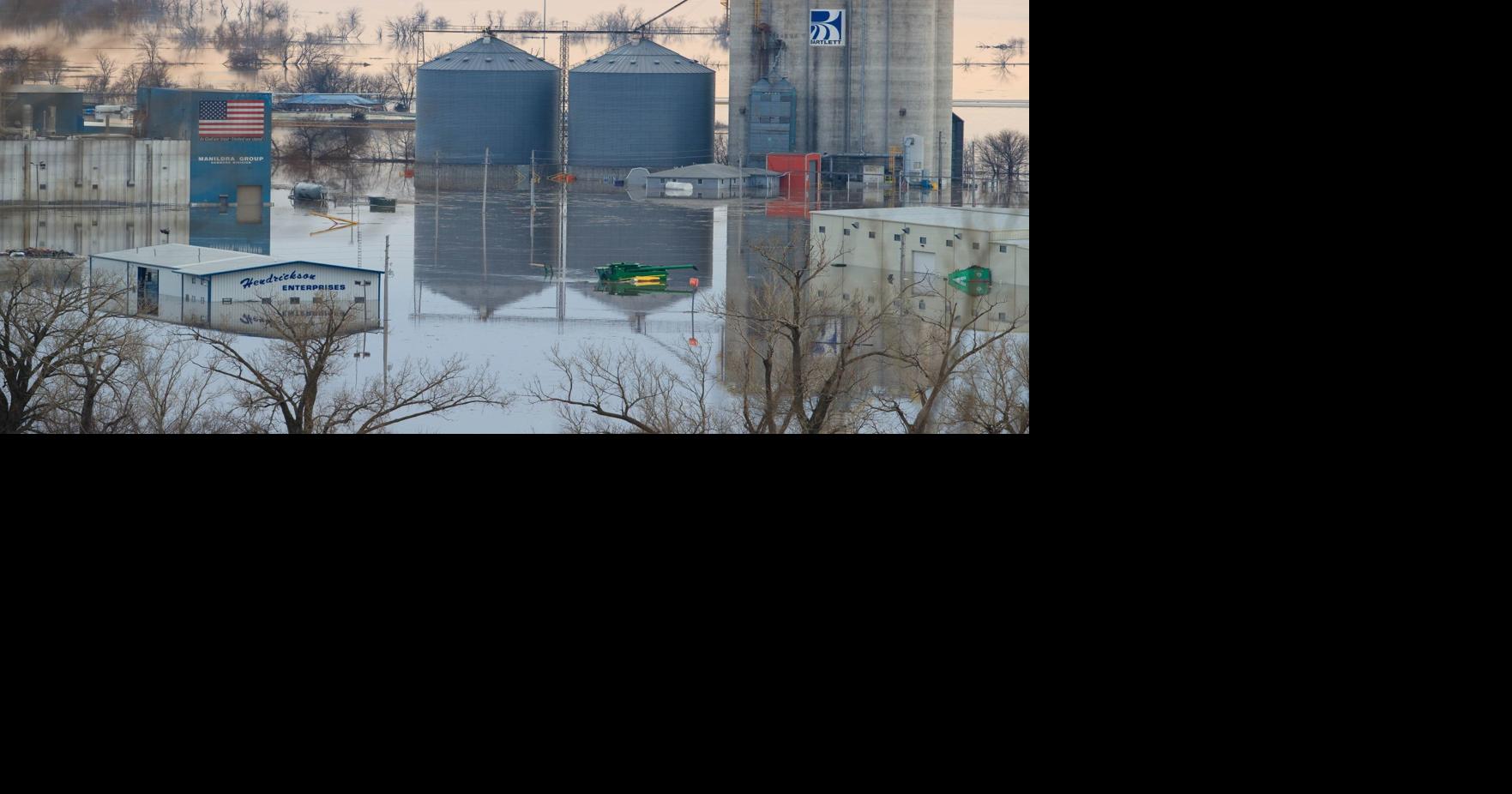 Agreement will allow flood-damaged Hamburg, Iowa to raise levee 8 feet