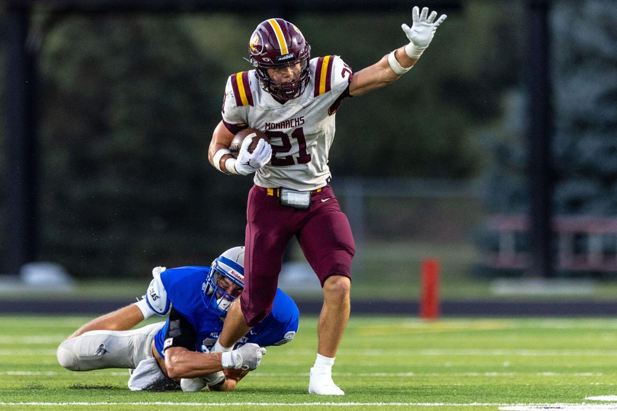 Papillion-La Vista football defeats Millard North