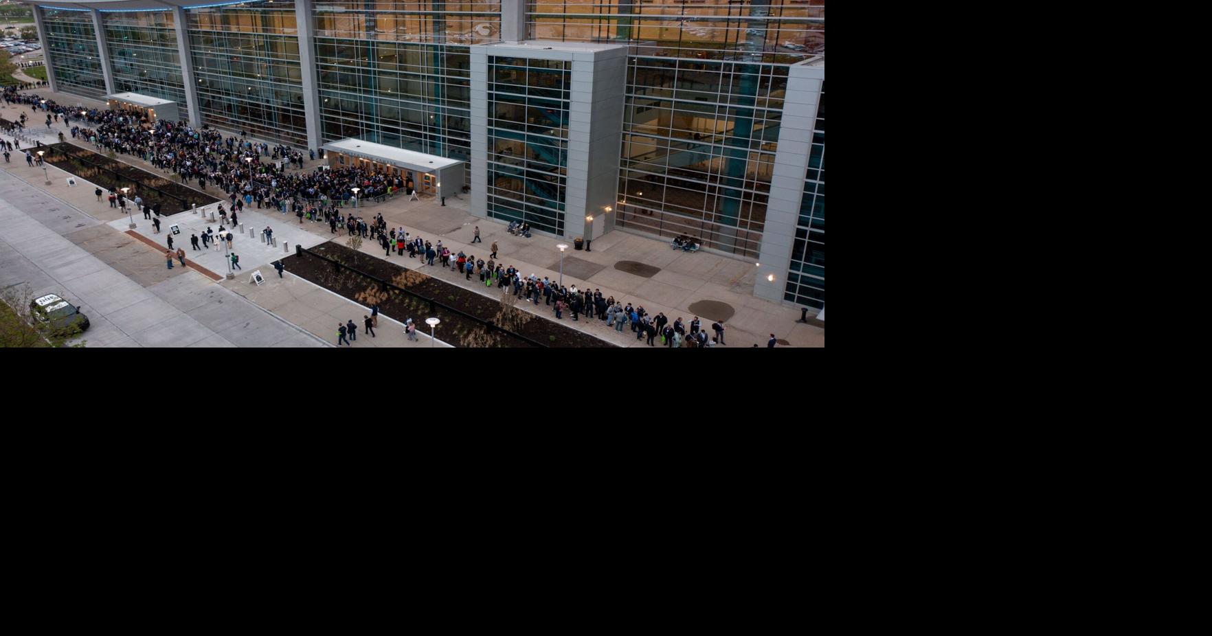 Live updates: Buffett, Munger weigh-in on China, banks and Elon Musk at ...