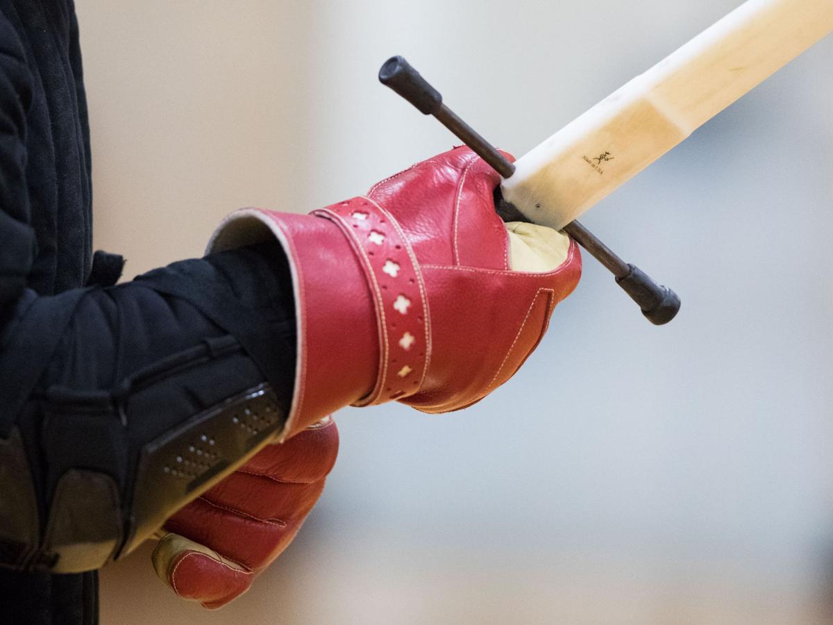 'It’s a contact sport': Serious about their swordplay, Omaha club ...