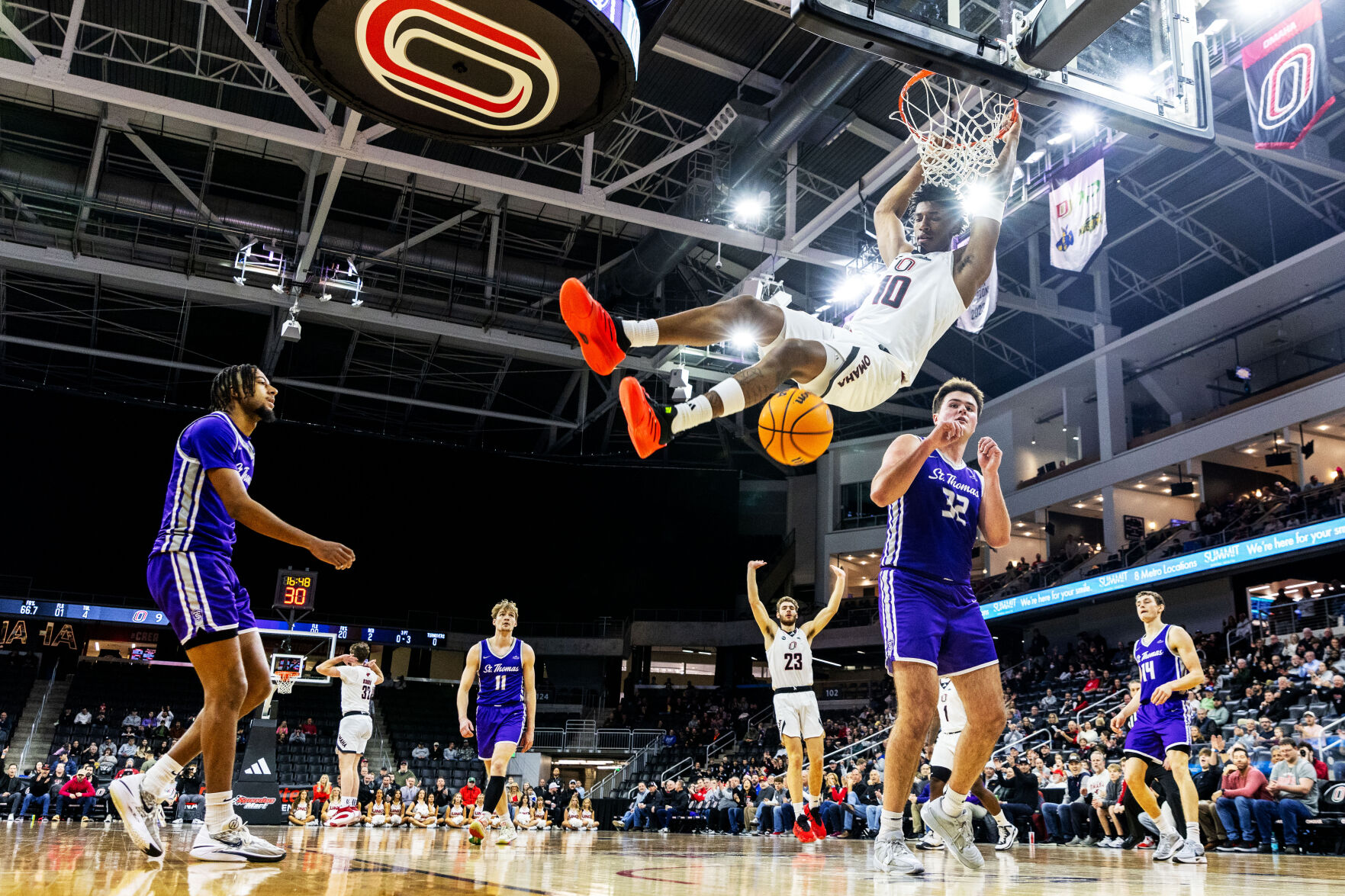 UNO basketball win streak means no mercy on trash cans