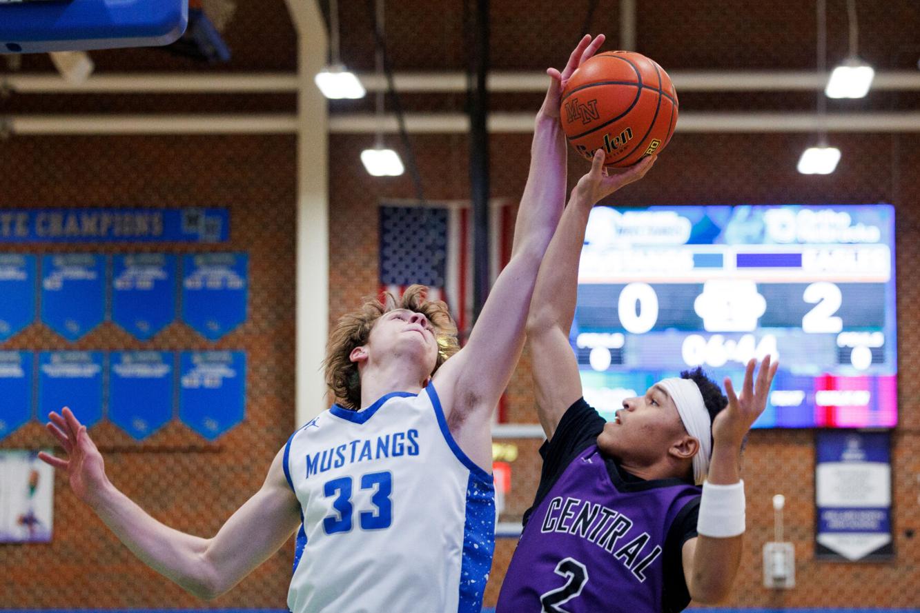 No. 1 Millard North hands No. 4 Omaha Central its first loss