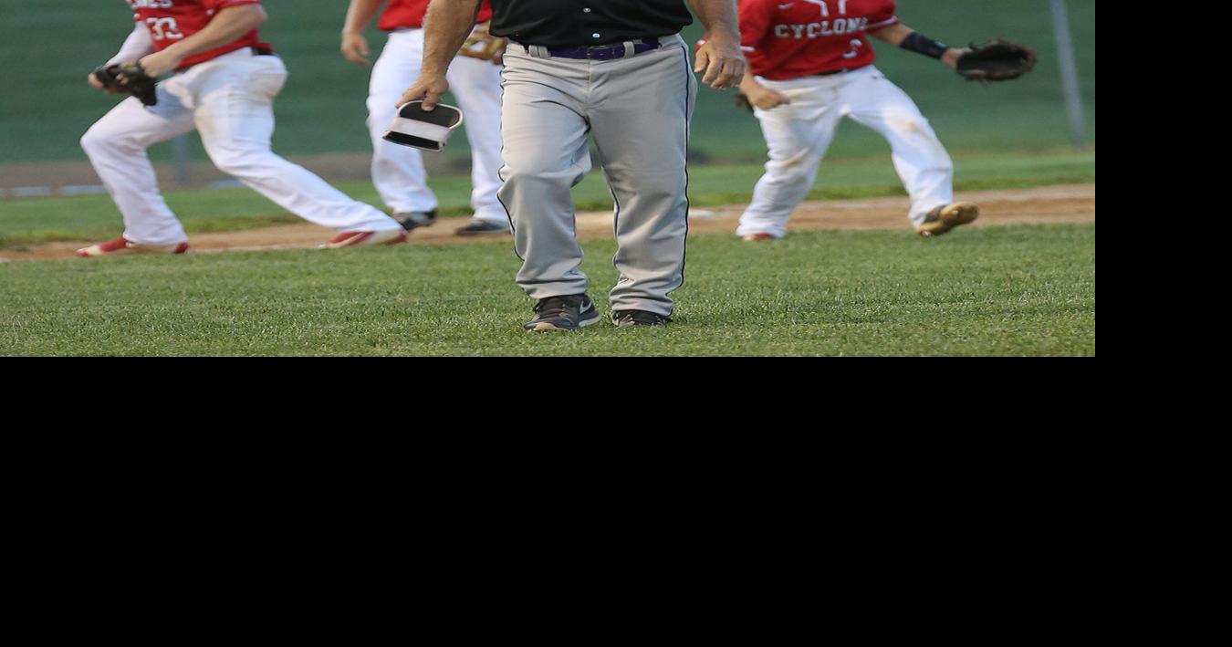 Denison-Schleswig coach Don Lyons bows out after more than 1,200 games ...