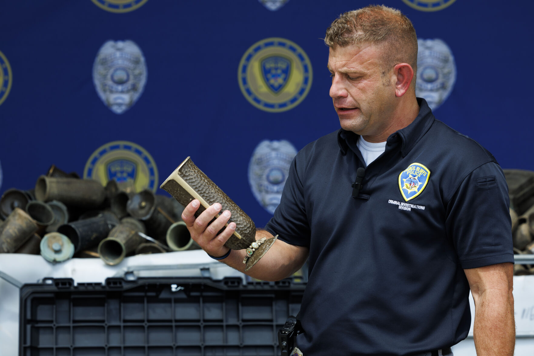Thieves nab $100K worth of vases from Omaha, Council Bluffs cemeteries