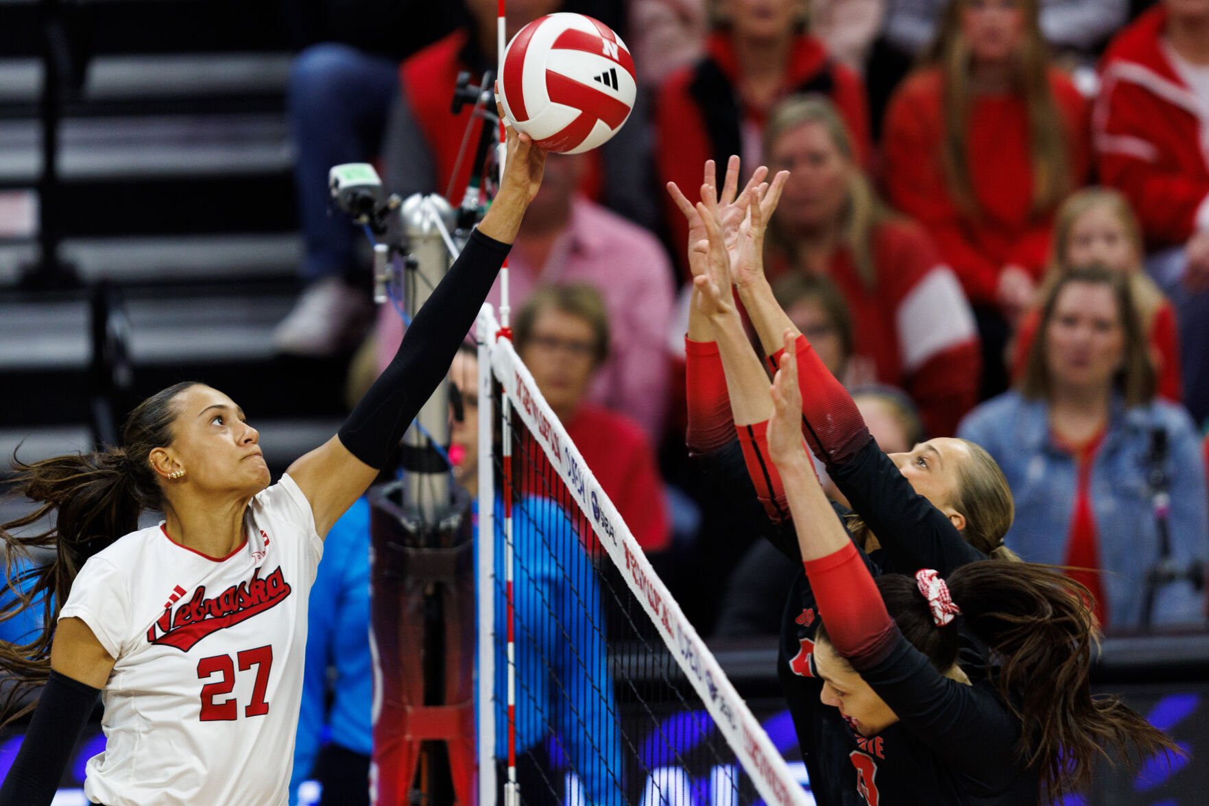 Nebraska volleyball completes perfect regular season