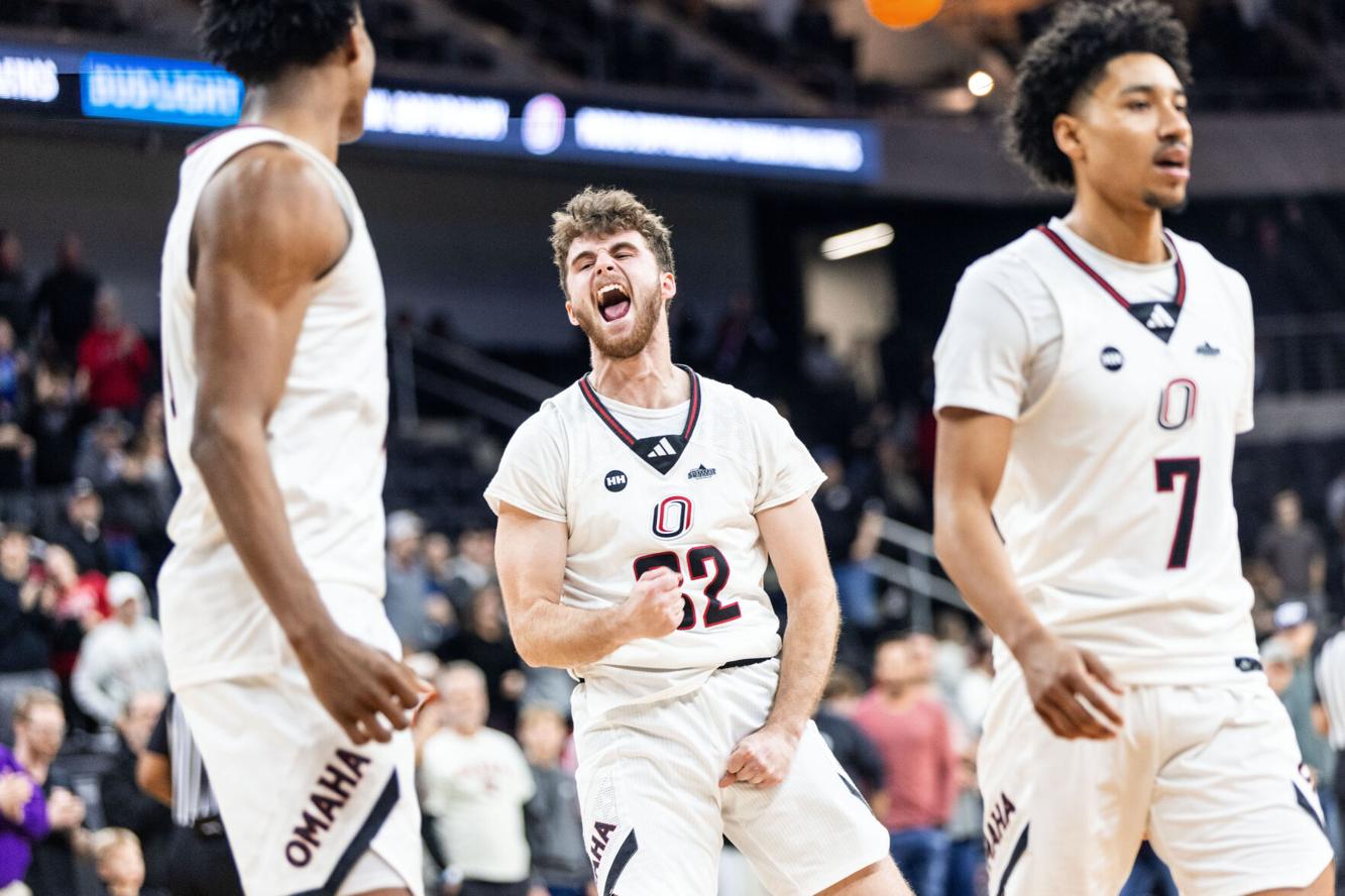 UNO basketball win streak means no mercy on trash cans