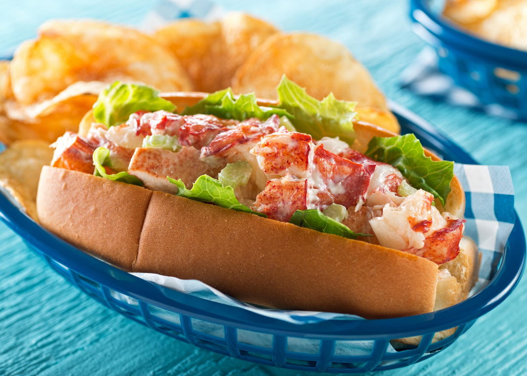 Dining Notes: Two new Omaha eateries specialize in lobster rolls