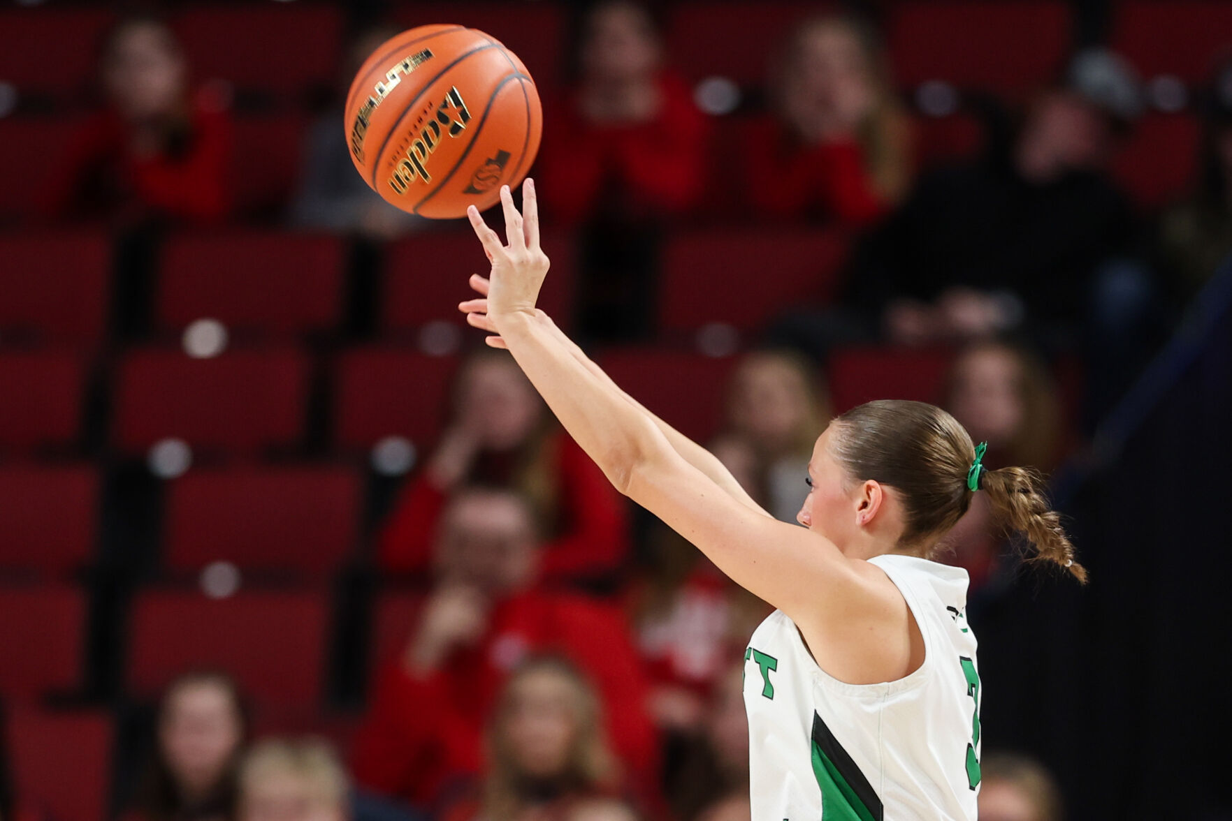 Molly Ladwig's 23 2nd-half points sparks No. 1 Omaha Skutt