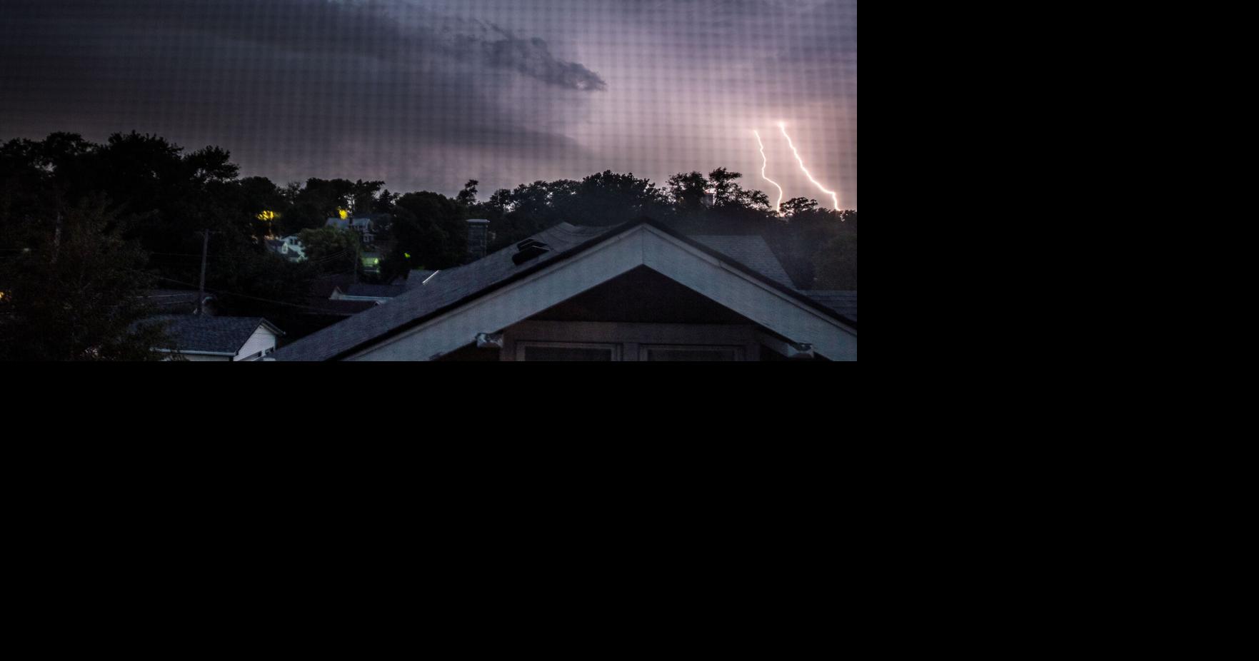 Severe thunderstorm blows through Omaha; some streets flood