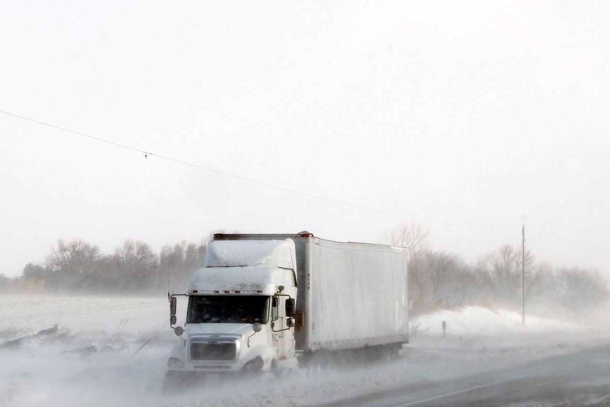 Omaha area sees high winds but avoids significant snowfall | Weather ...