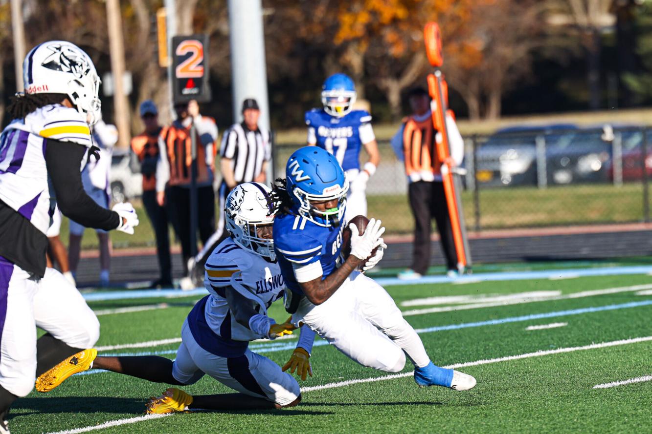 Iowa Western scores 21 in 3 minutes in rout of Ellsworth