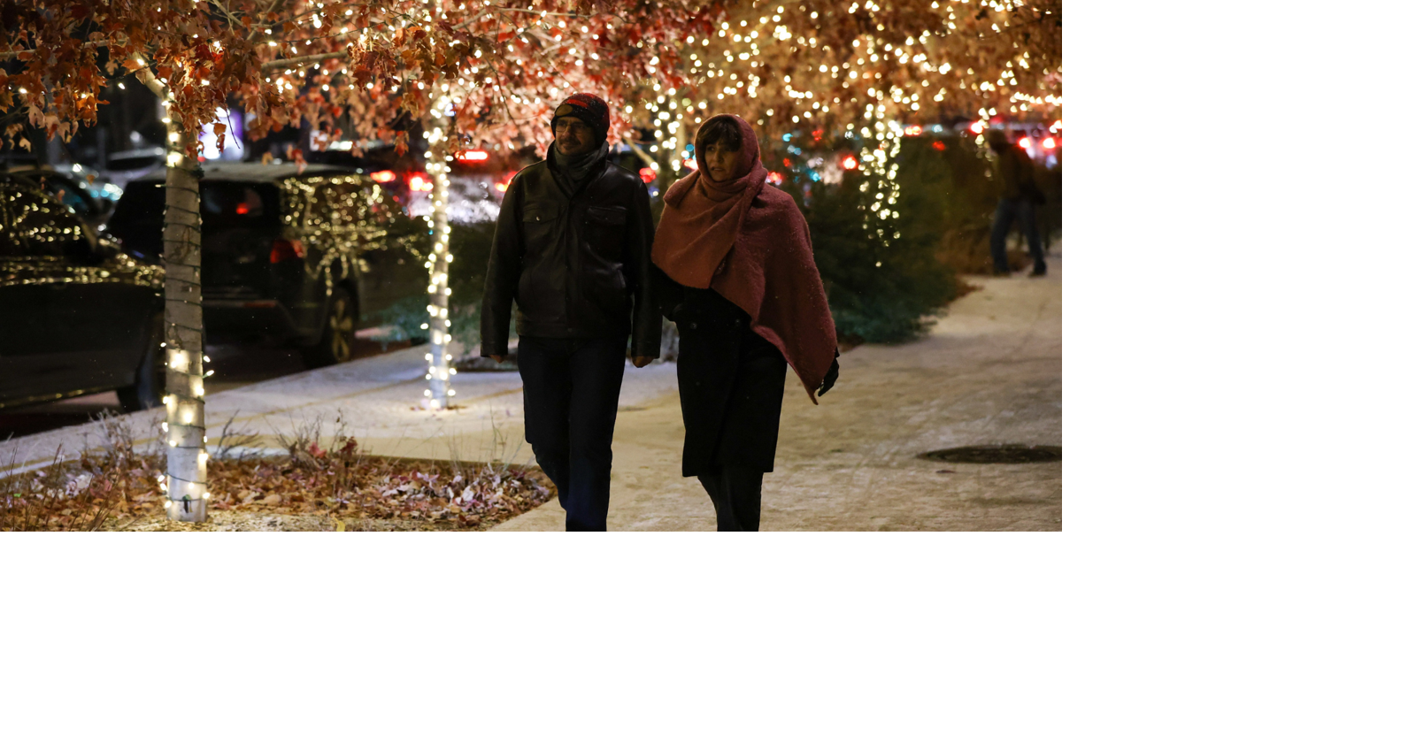 Hundreds turn out for holiday lights in downtown Omaha