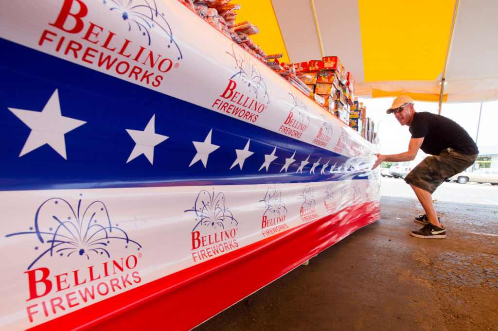 With about 100 fireworks stands in metro area, sales get more competitive