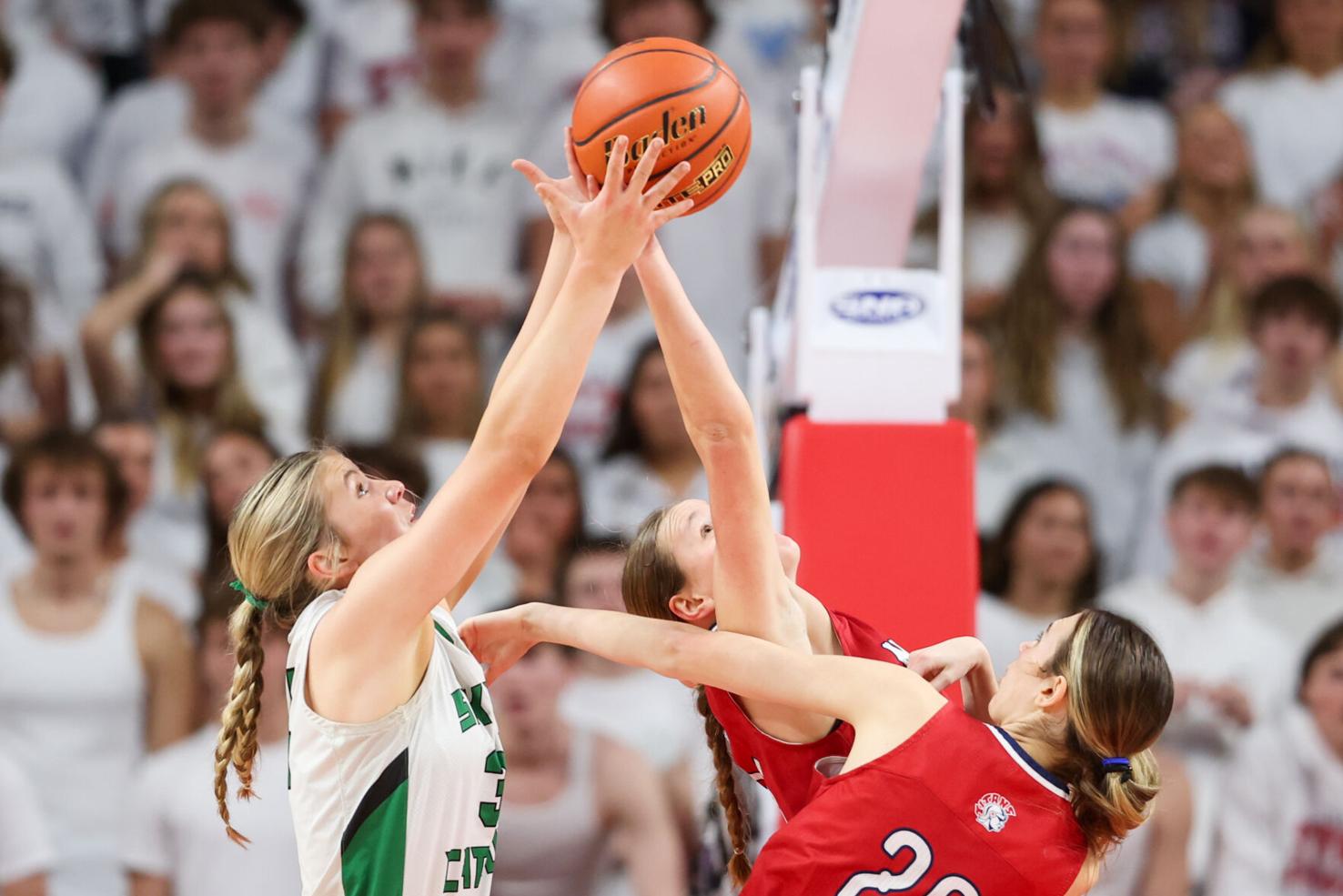 Molly Ladwig's 23 2nd-half points sparks No. 1 Omaha Skutt