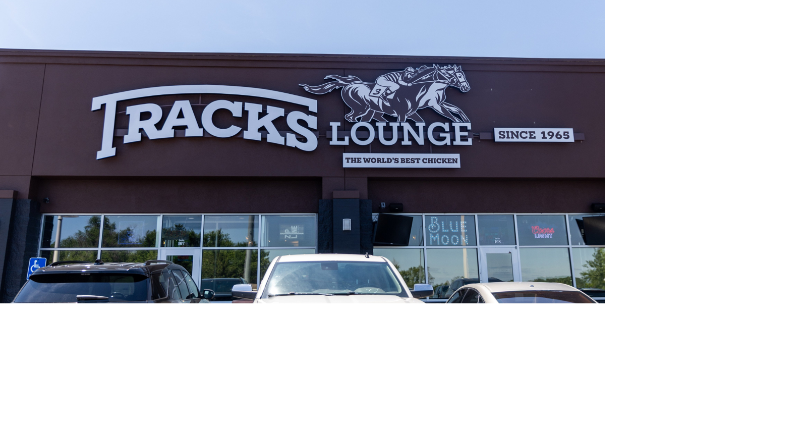 Tracks Lounge opens in west Omaha