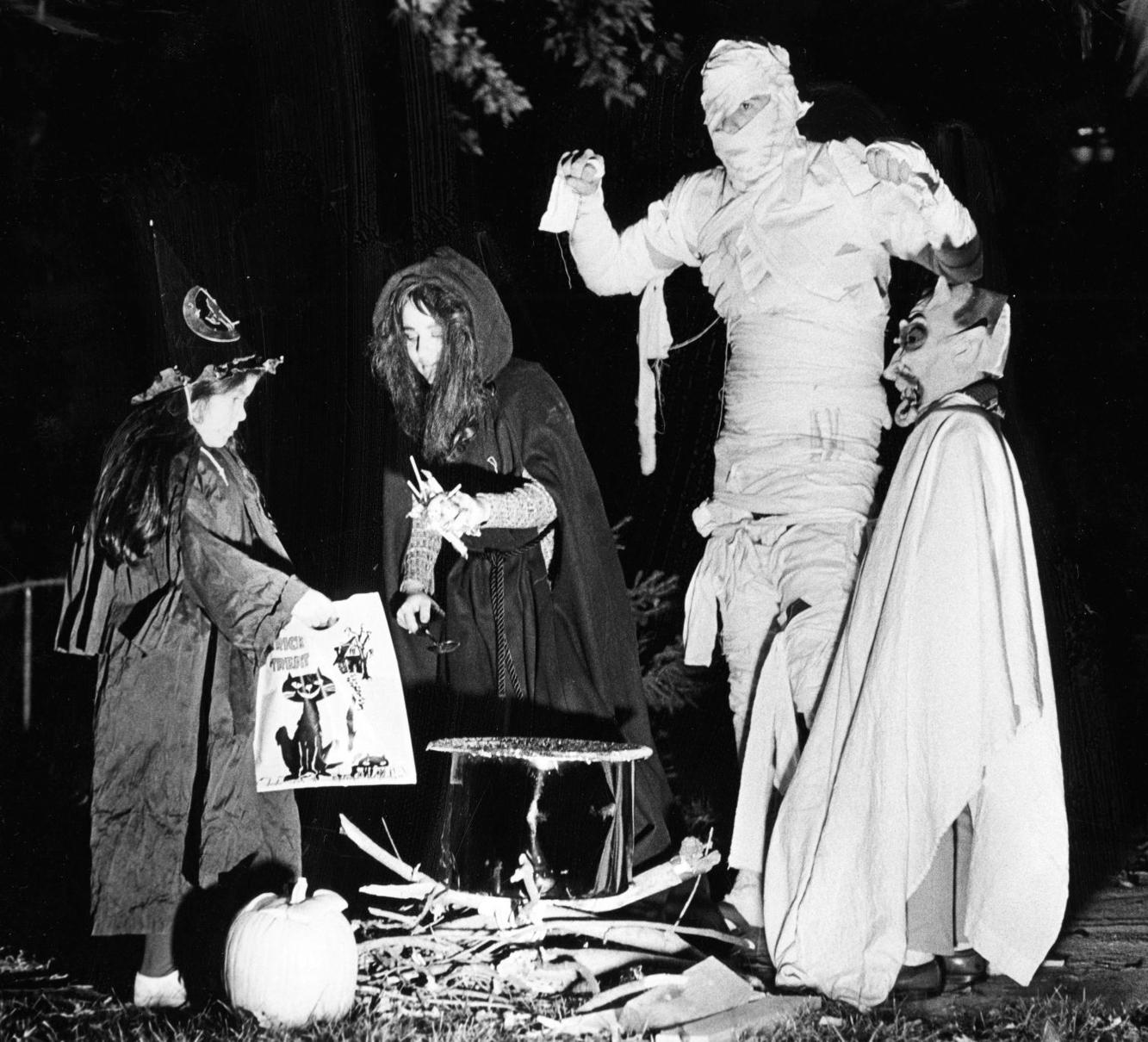 Spooky stories of glowing eyes, phantom screams surround Nebraska City ...