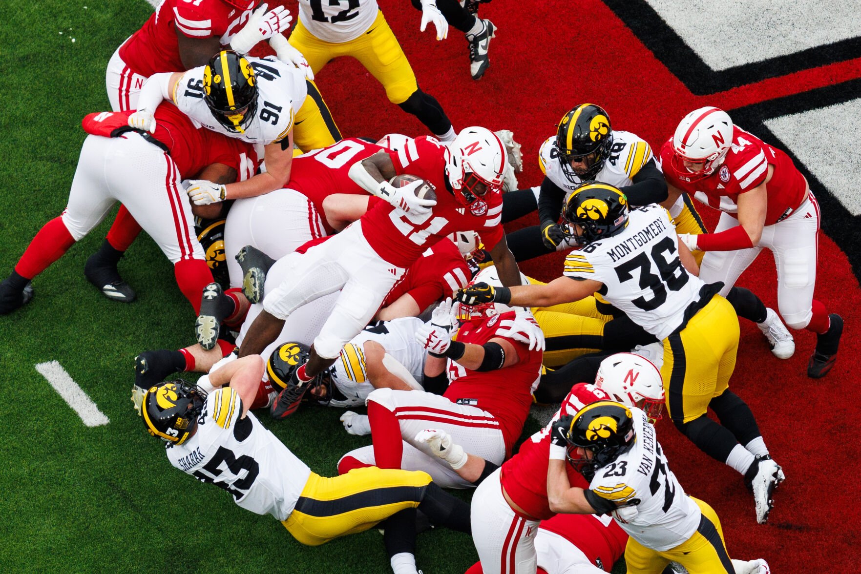 Miles Taylor, Rob Aurich aide, joining Nebraska's staff