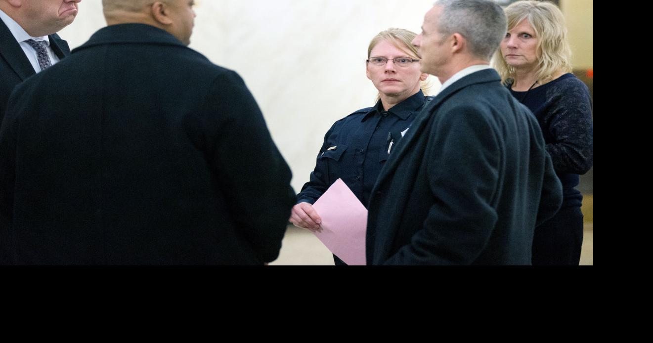 A stalemate: Judge's courtroom gun ban still in effect; 2 police ...