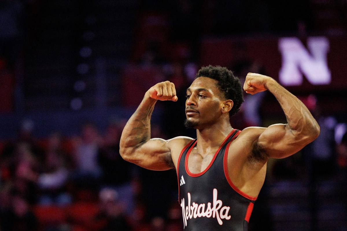 No. 7 Nebraska wrestling cruises to win over Michigan State