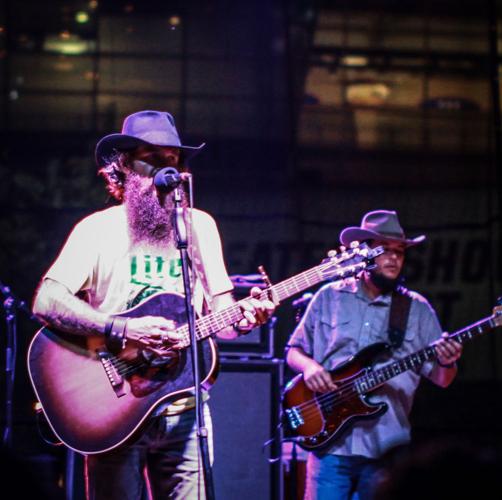 Review: Cody Jinks, fans wait through rain for incredible country show