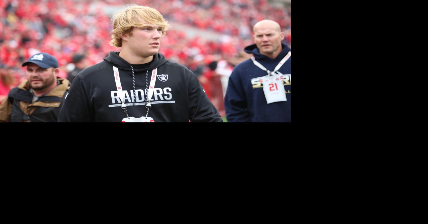 Elkhorn South offensive lineman Isaac Zatechka keeps working while ...