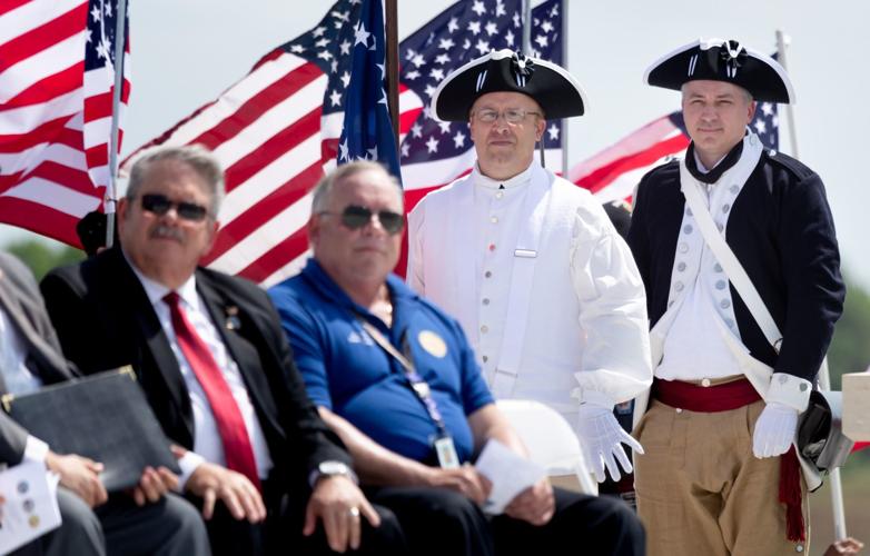 'A day to honor our fallen heroes': More than 1,100 attend Memorial Day ...