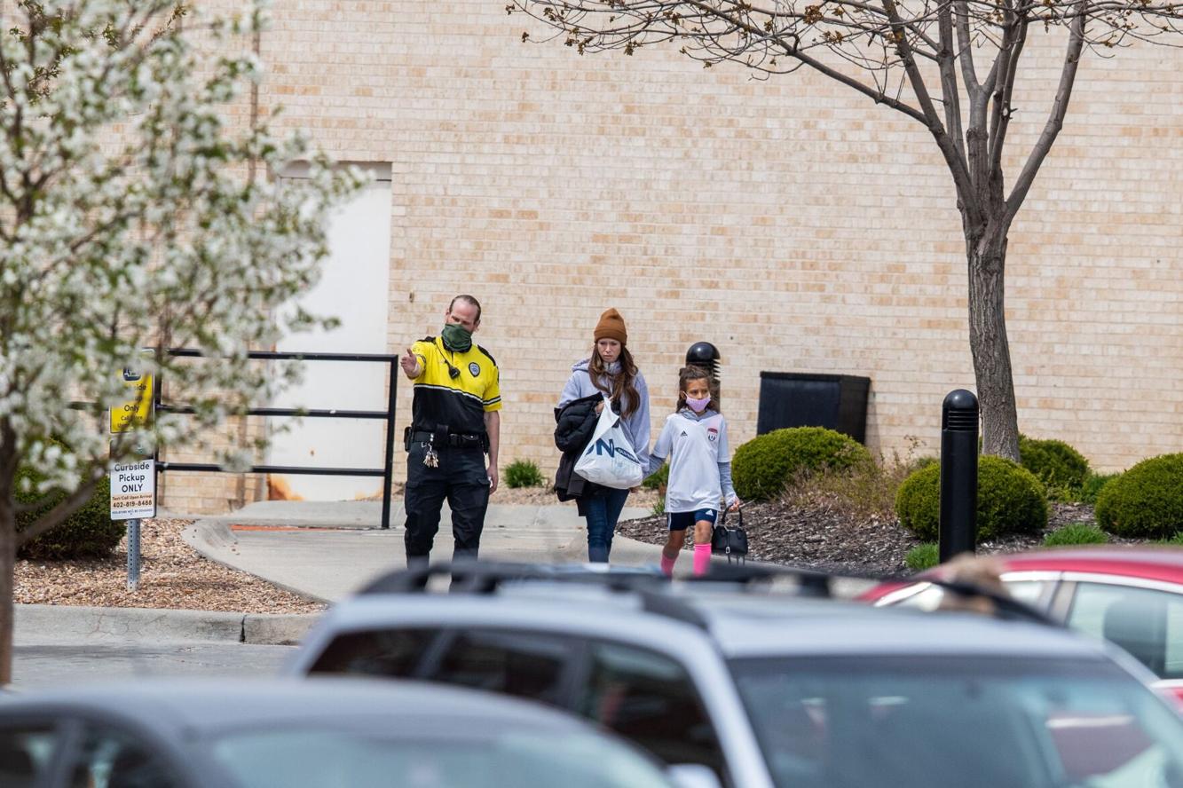 ‘We were just so scared’: 1 dead after Westroads Mall shooting; search ...