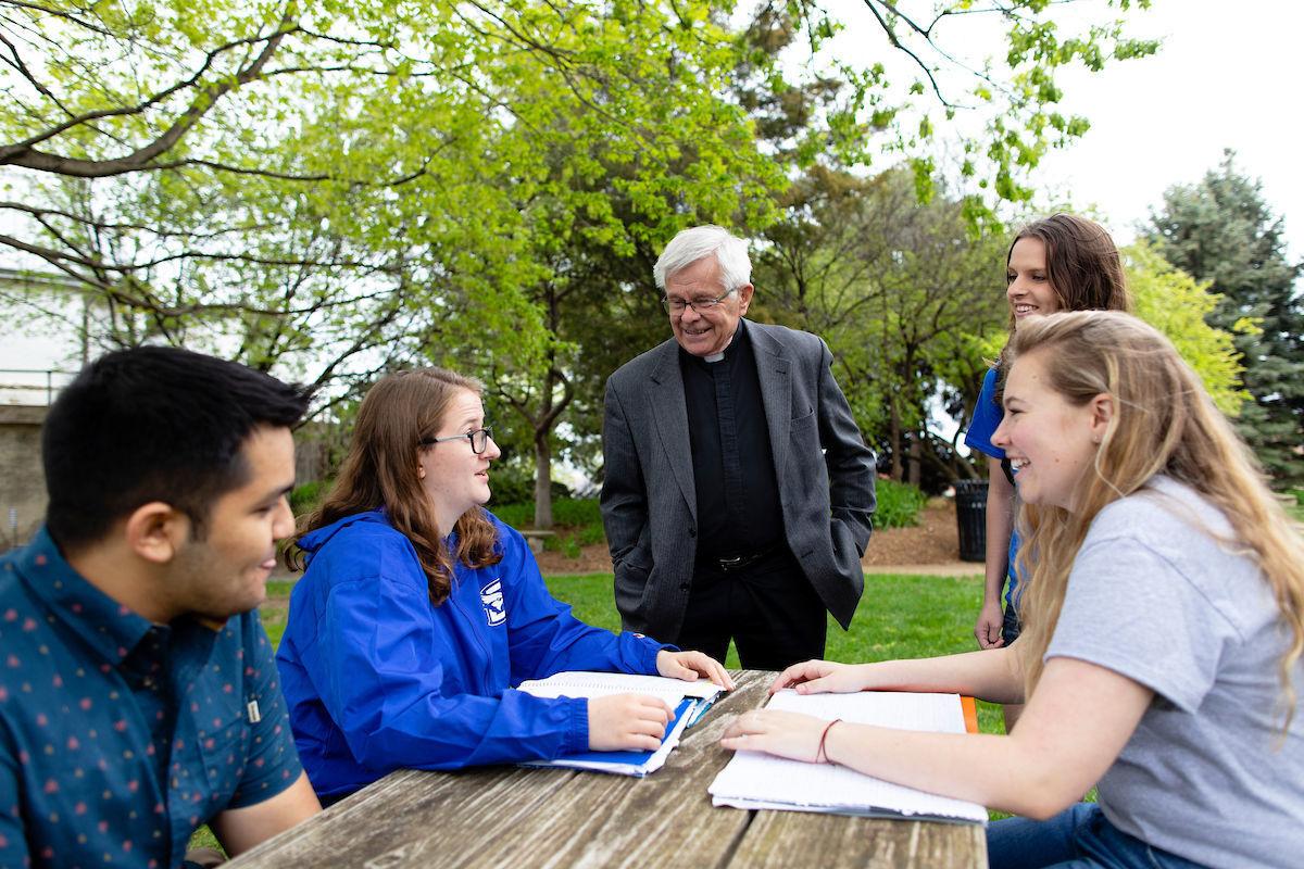 5 things every college student should do for collegiate and future success