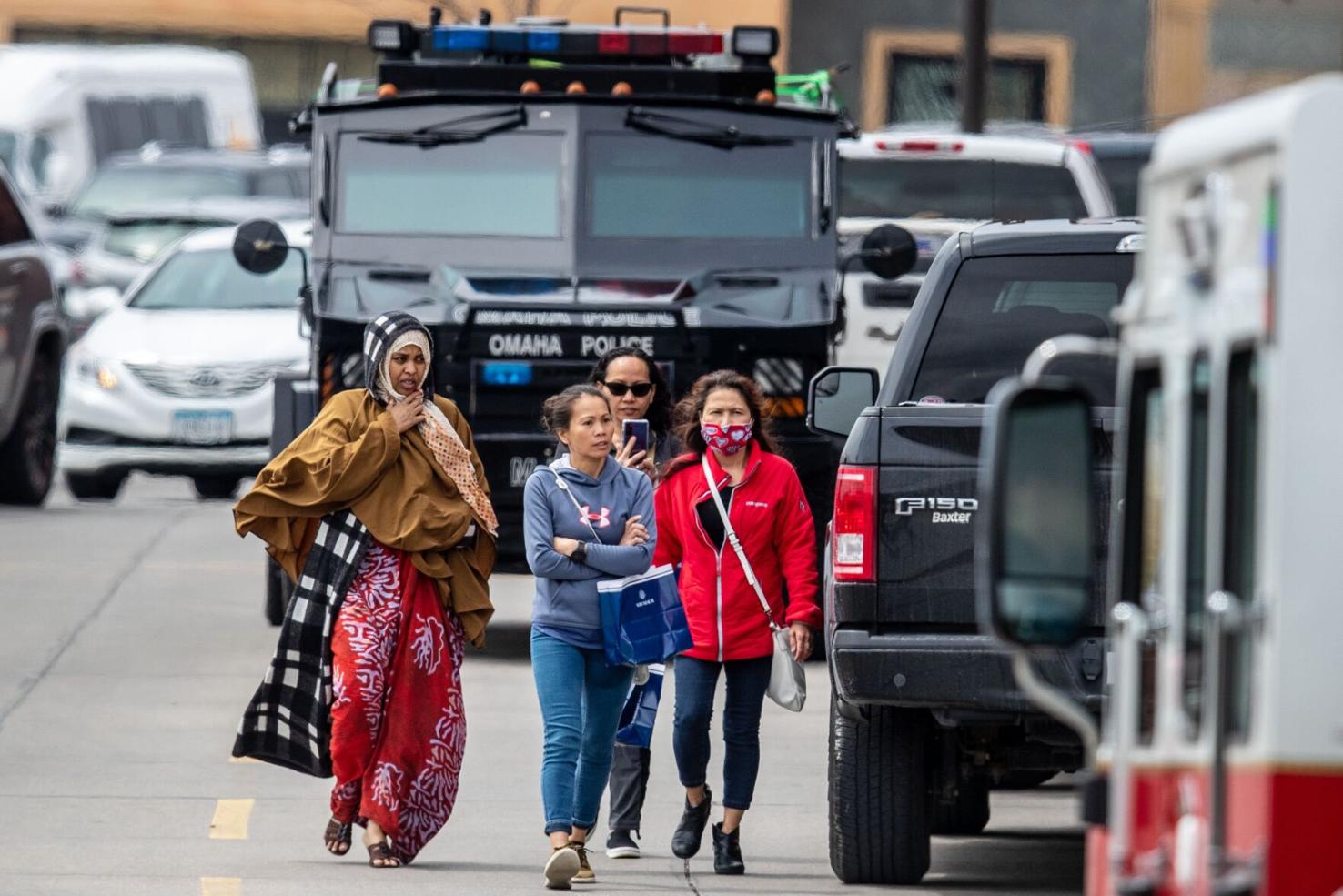 ‘We were just so scared’: 1 dead after Westroads Mall shooting; search ...