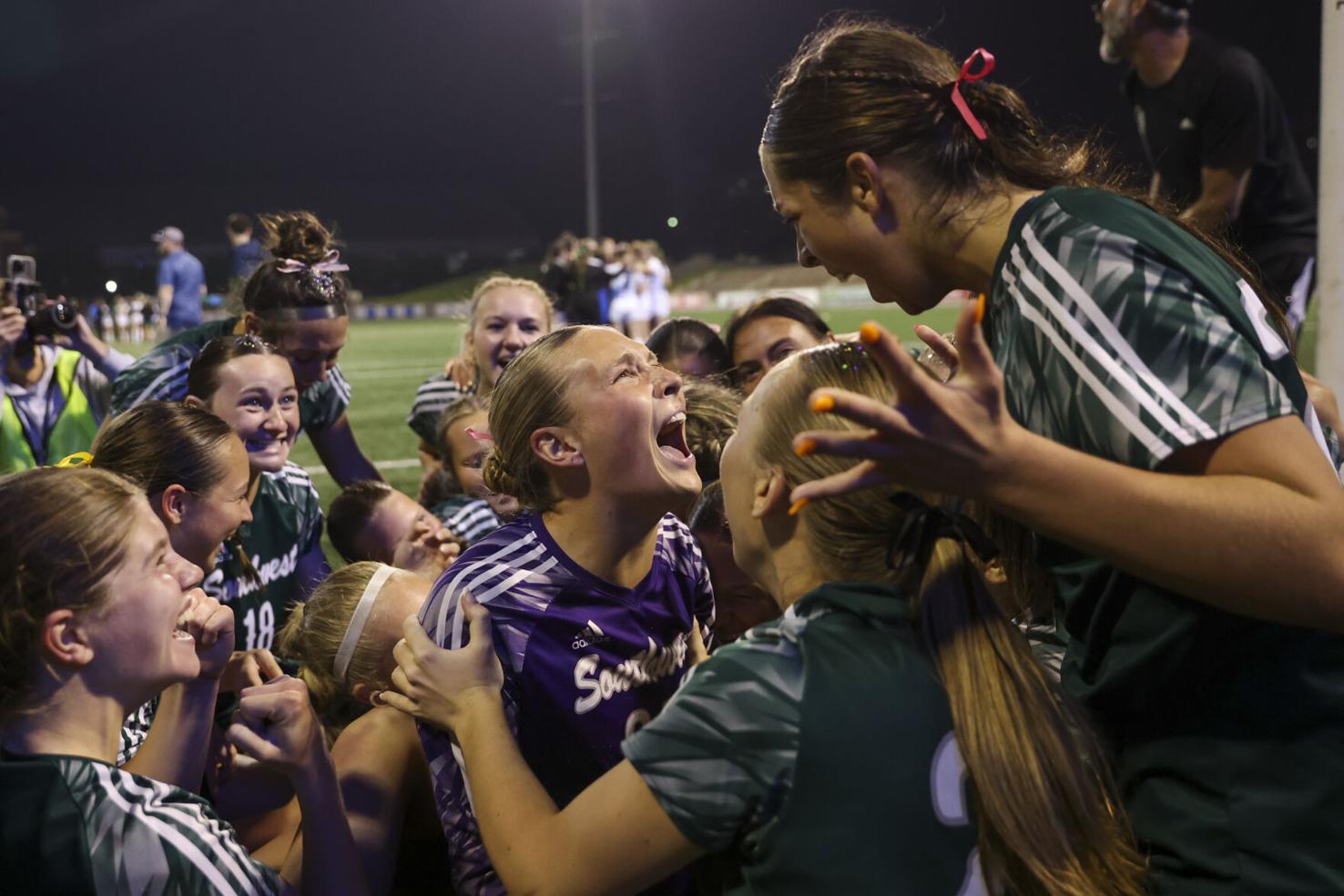 Gretna East wins Class B girls soccer title in Griffins' first season