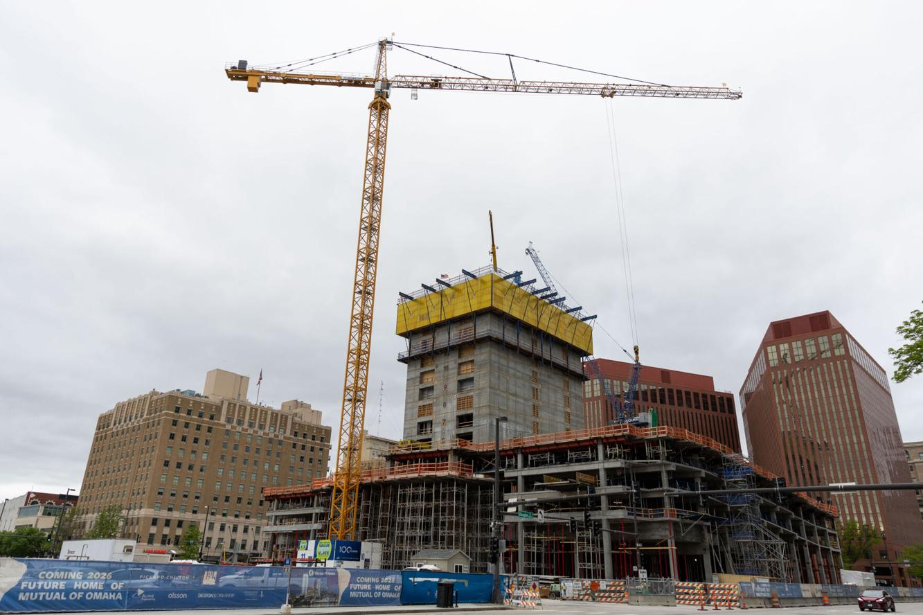 Mutual of Omaha tower resists wind with 'shear core'