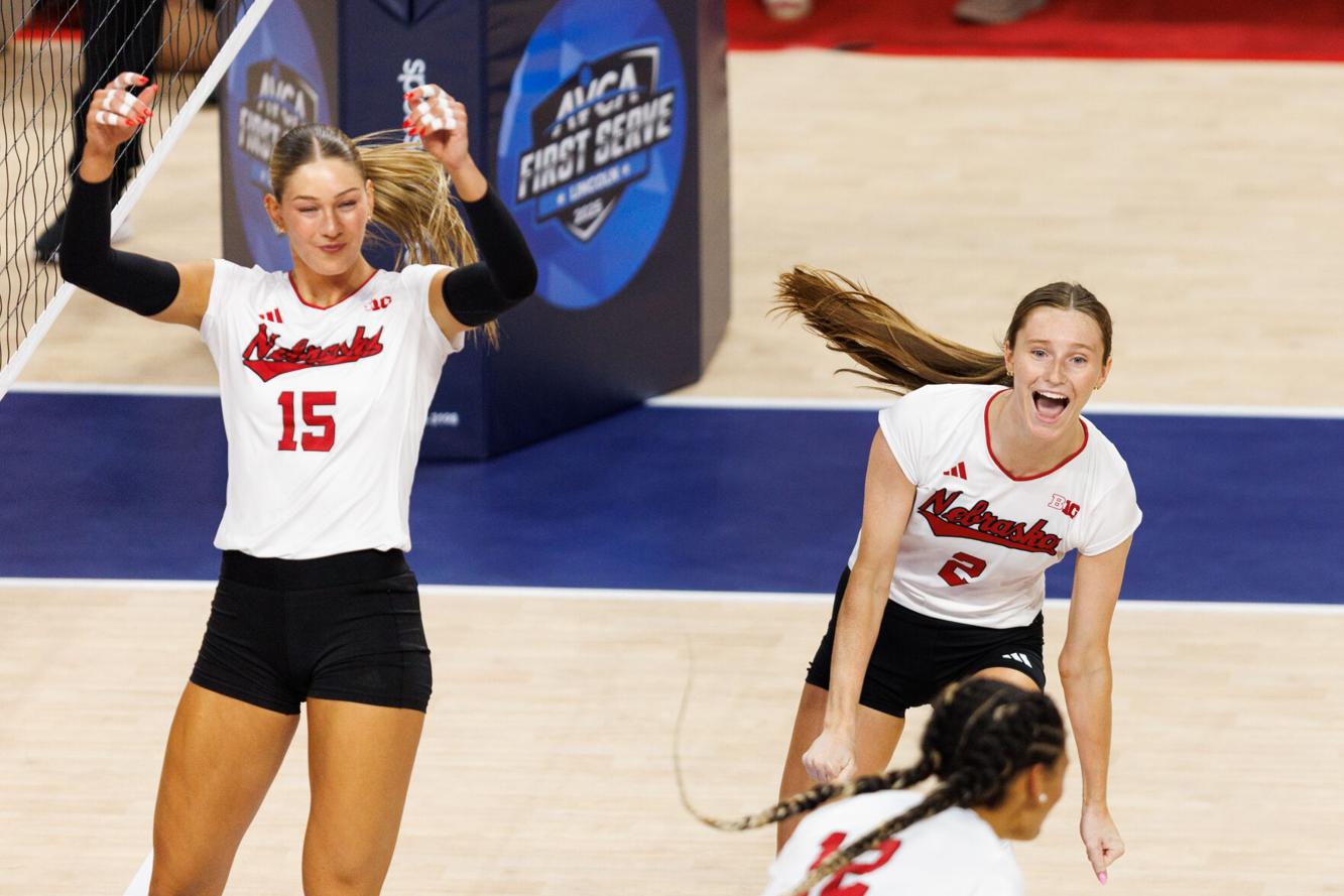 3 Nebraska volleyball players earn Big Ten weekly honors