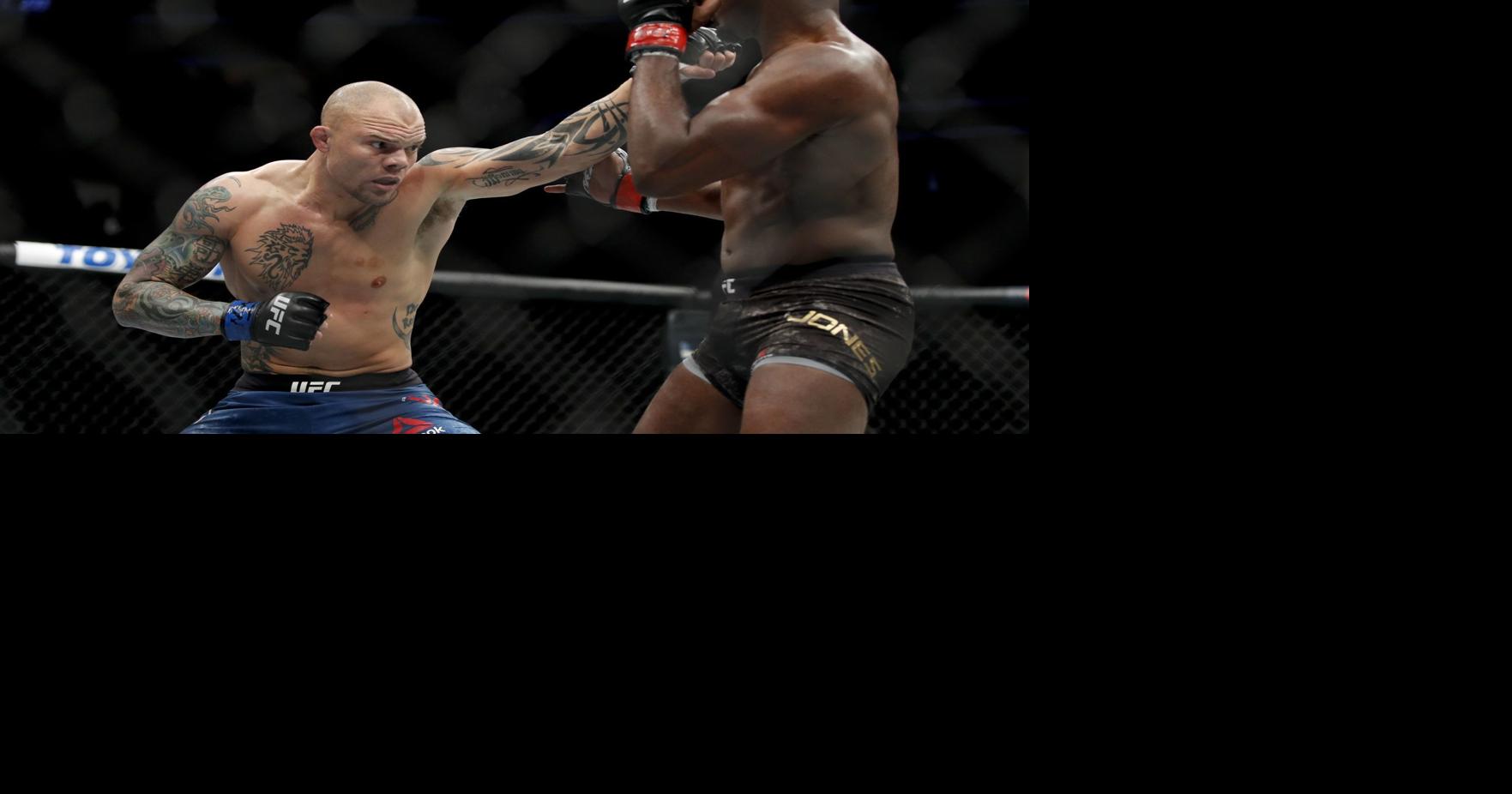 Family still terrified after UFC fighter takes on screaming intruder in ...