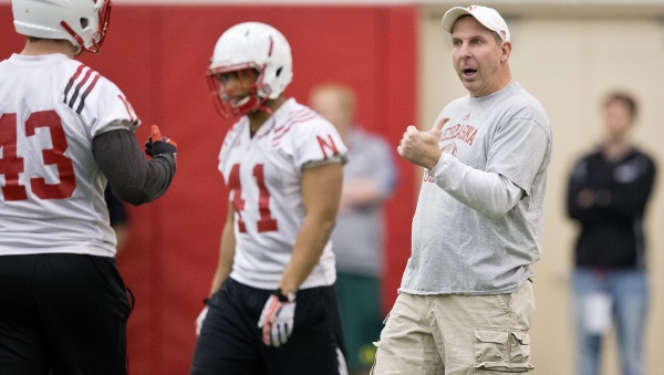Notes: Roach shakes off rust, bids for playing time at middle linebacker