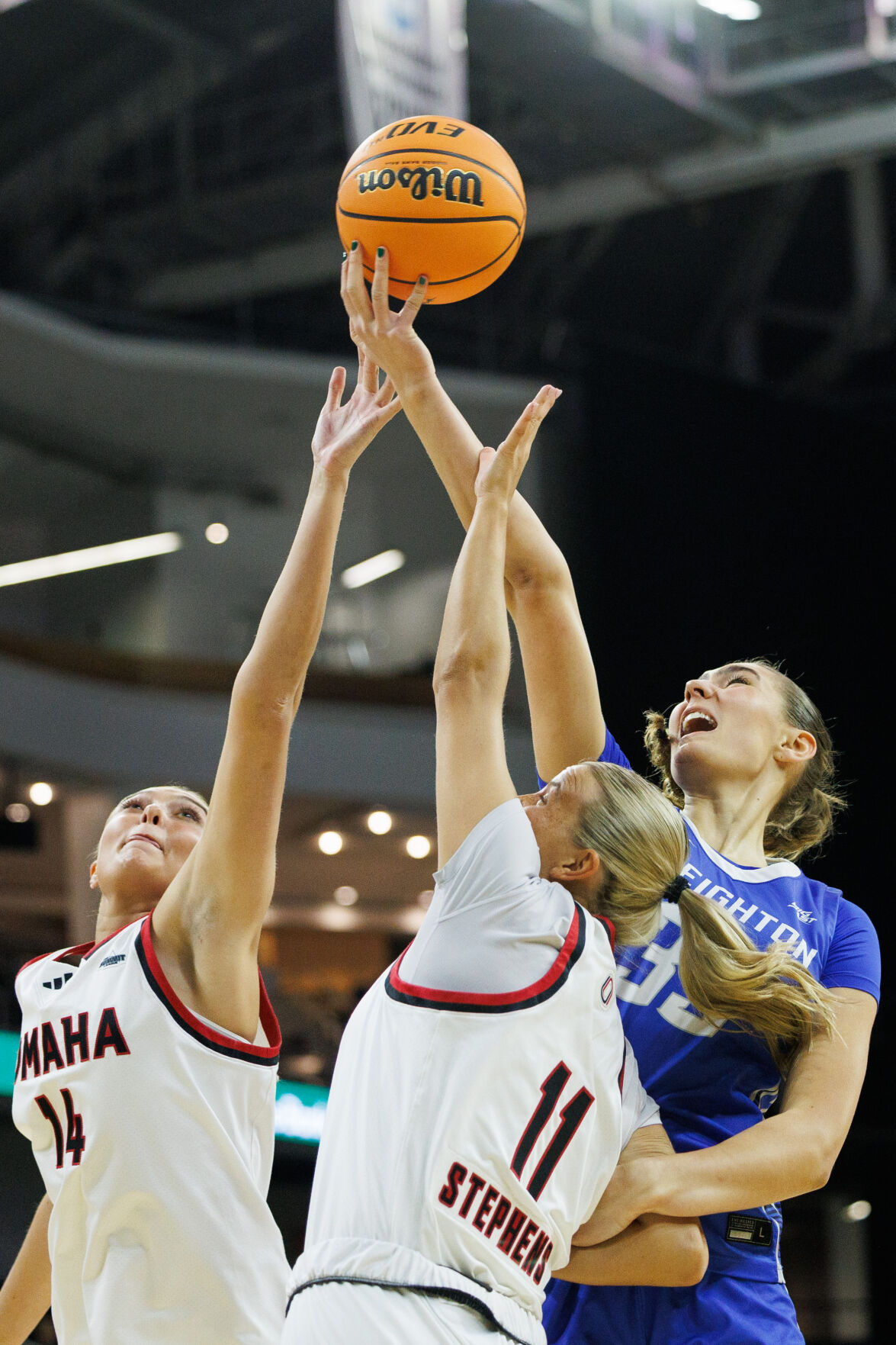 Creighton women's basketball rolls past Omaha