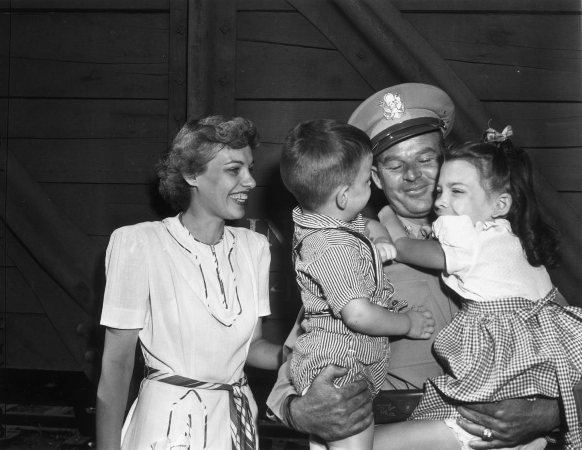 Photos: 1943 homecoming of Lt. Col Robert Moore
