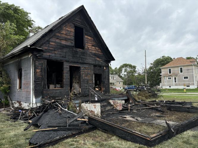 Firefighter injured when roof collapses during North Omaha house fire