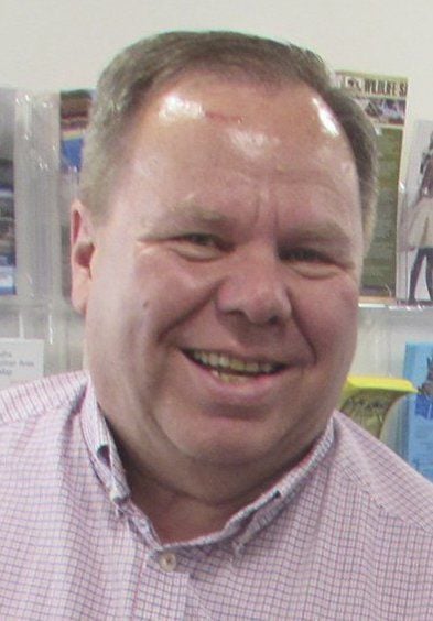 Fred Uhe back on Metro Community College board