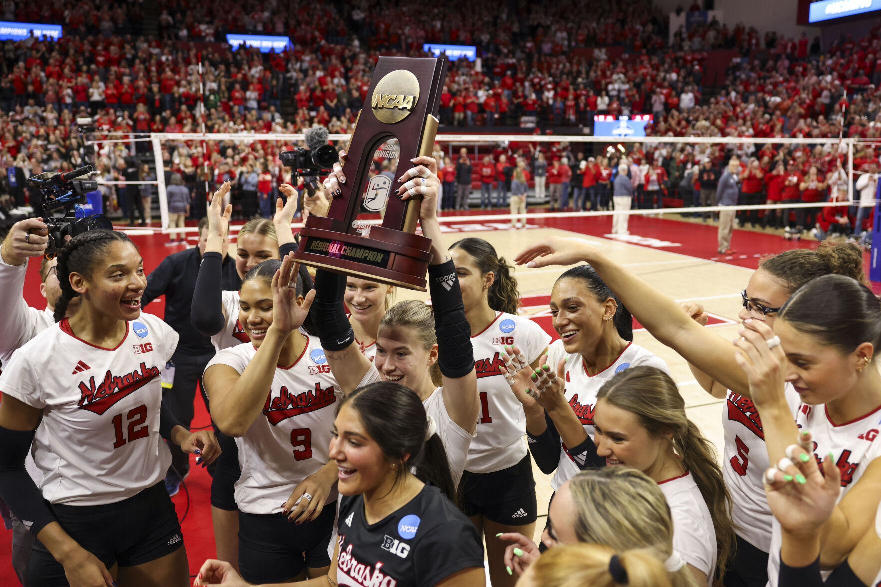 Nebraska volleyball sweeps Wisconsin in Elite Eight match