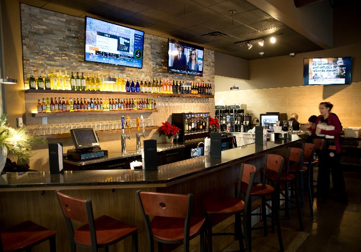 Check out Hy-Vee's new look: Smaller store, cafe debuts