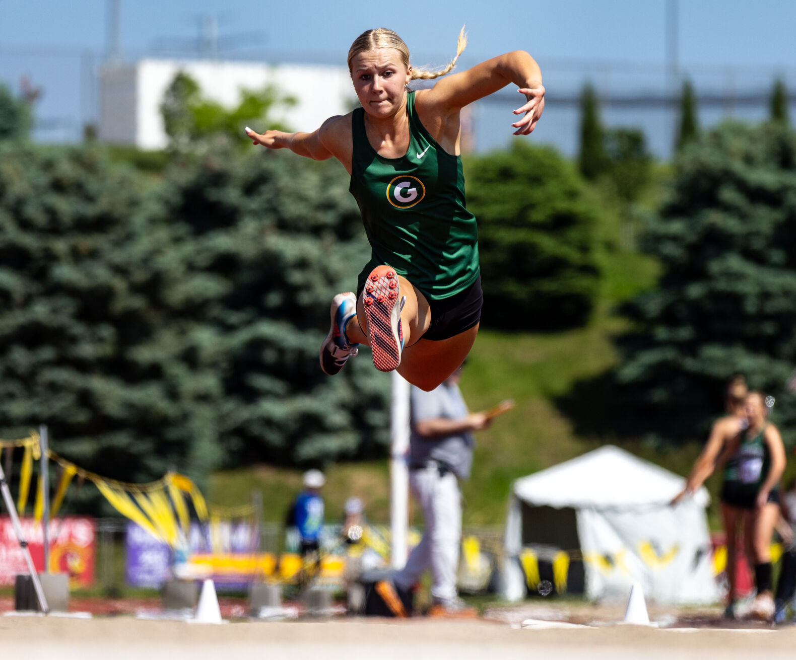 On final try, Omaha Northwest's Imani Skanes skies for triple jump ...