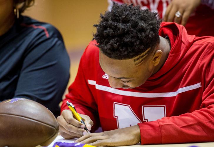 Tight ends coach Tavita Thompson opens competition after signing Kurt ...