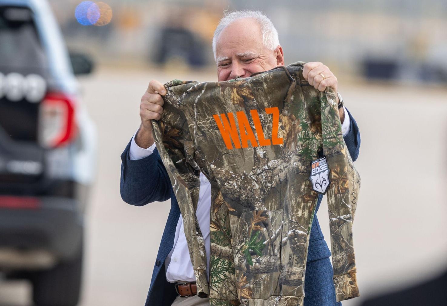 At Omaha metro rally, VP candidate Tim Walz attacks Donald Trump ...