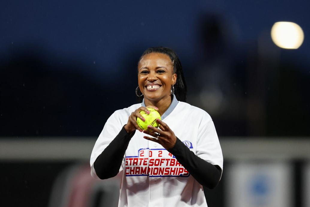 Gretna finishes perfect season, wins Class A softball championship