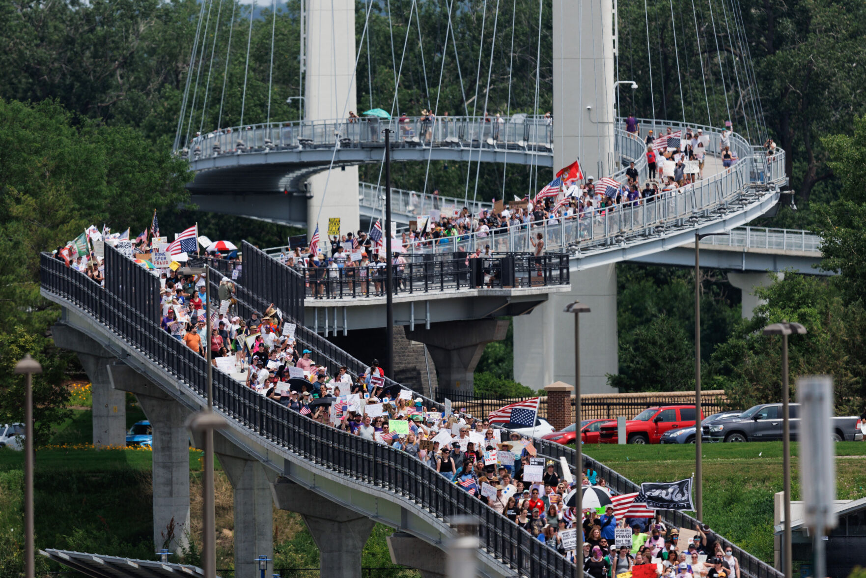 'No Kings' protest joined by Omaha, Council Bluffs residents