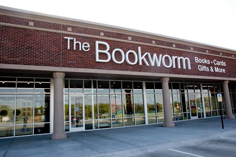 Bookends: Snap a selfie with 'Dance Moms' star JoJo Siwa at Bookworm