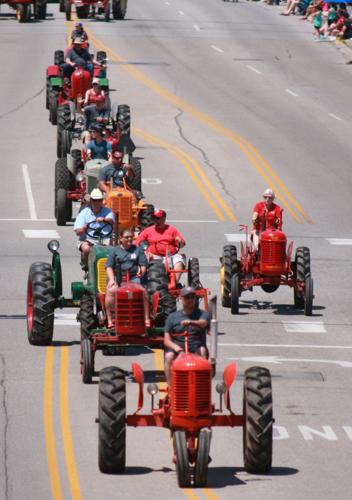 Parade highlights celebration of Papillion