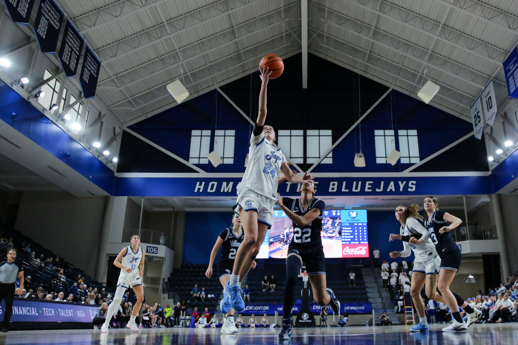 No. 1 UConn beats Creighton in Big East women's tournament
