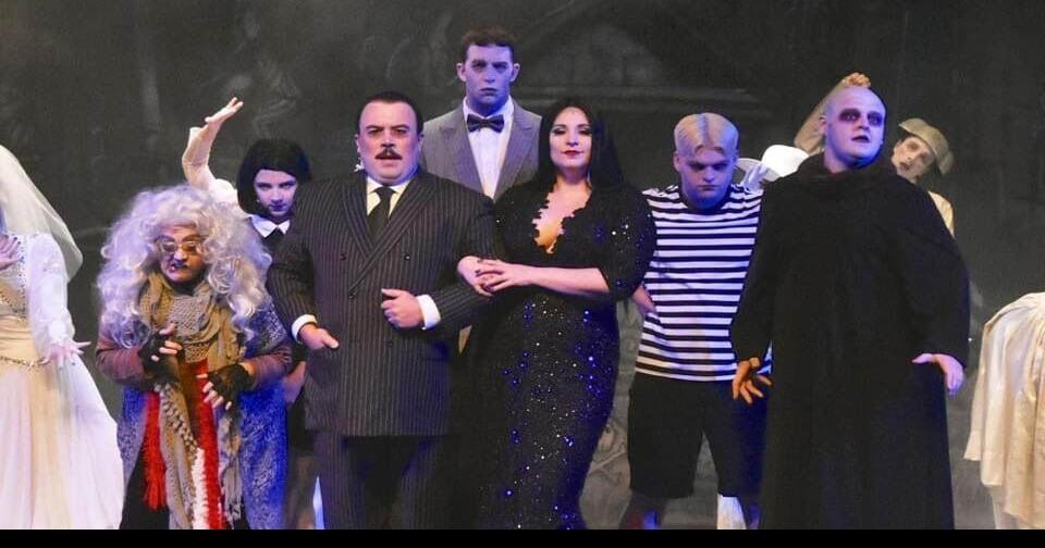 Review: 'Addams Family' is finger-snapping fun at Ralston Community Theatre